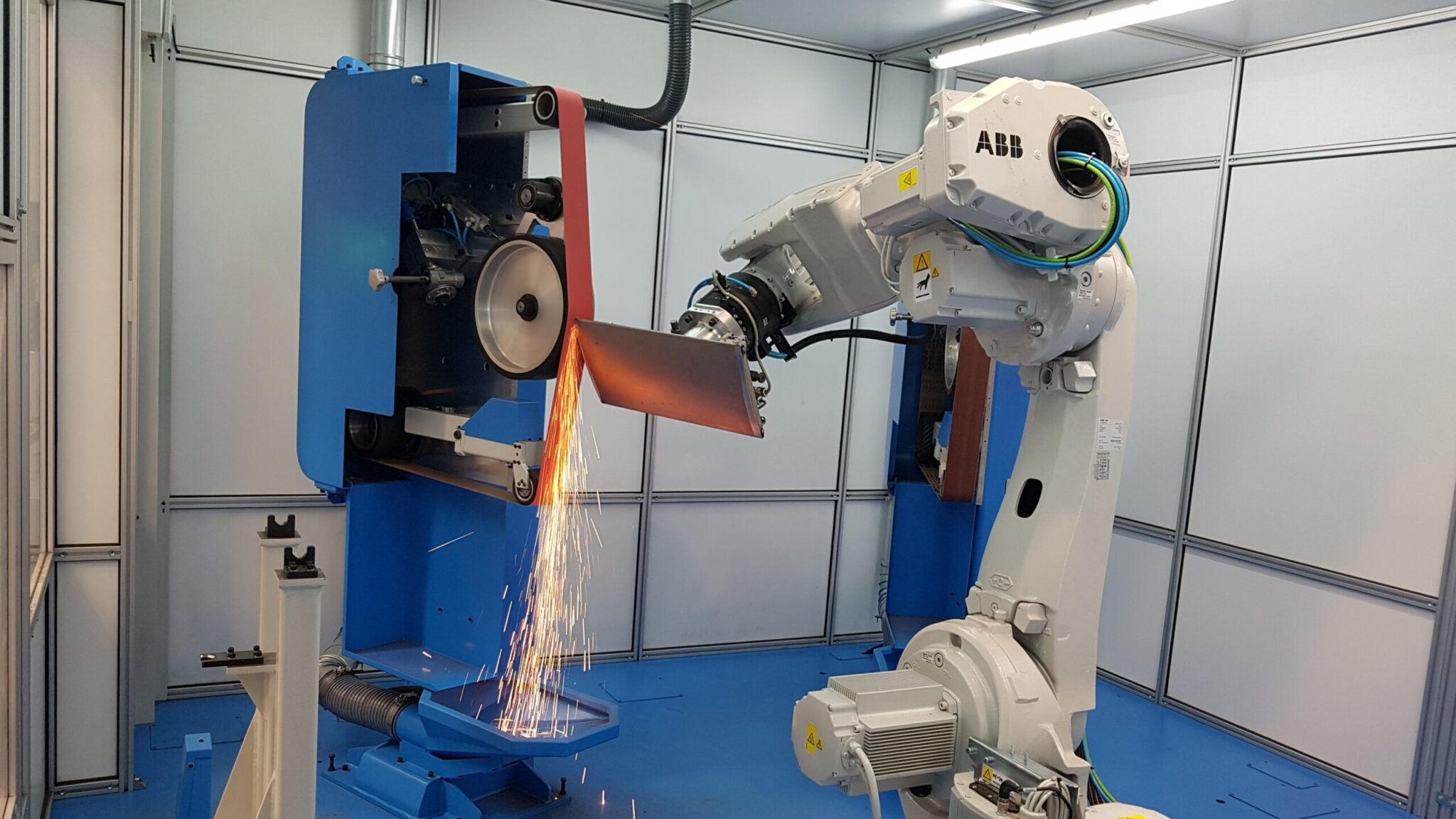 Célula robotizada para el lijado de soldadura | autopulit